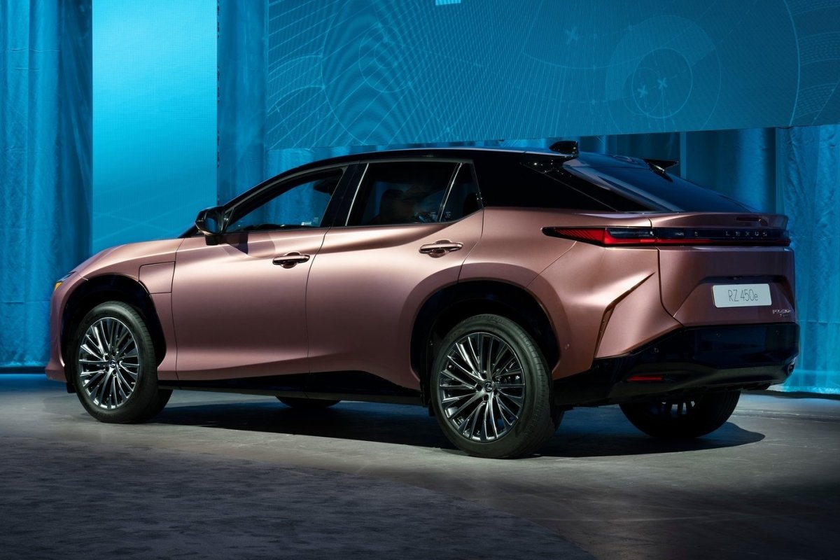 렉서스 첫 전용 전기차 'RZ', 5세대로 돌아온 'RX' 사전 계약 실시
